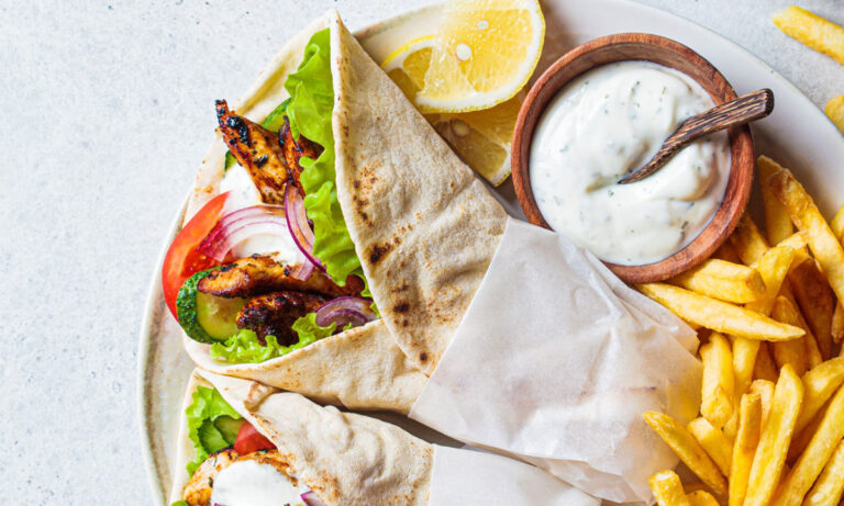 10 Comidas típicas de Grecia: Tradición y sabor en cada plato.